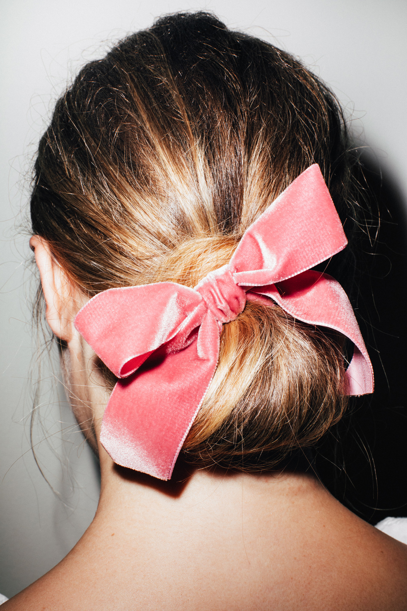 4 Ways To Style Your Hair Using Velvet Bows For Wedding Season Coveteur
