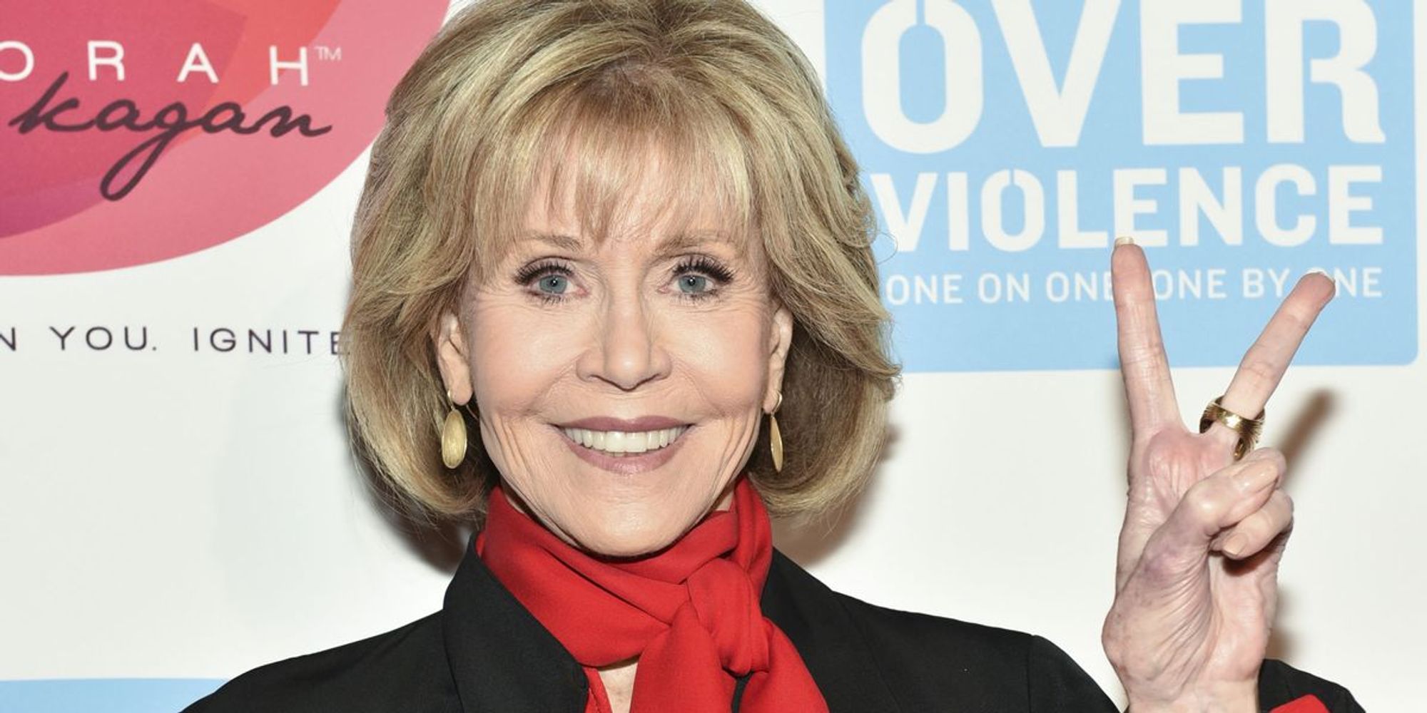 How Jane Fonda’s Makeup Artist Does Her Makeup - Coveteur: Inside ...