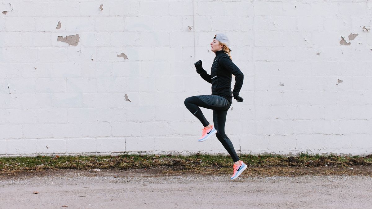 How to Dress While Outdoor Running During the Winter - Coveteur: Inside ...