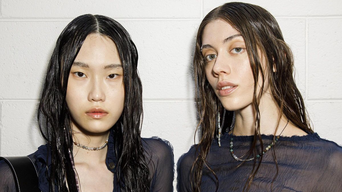 Reverse Washing Your Hair: The Pros and Cons - Coveteur: Inside Closets ...