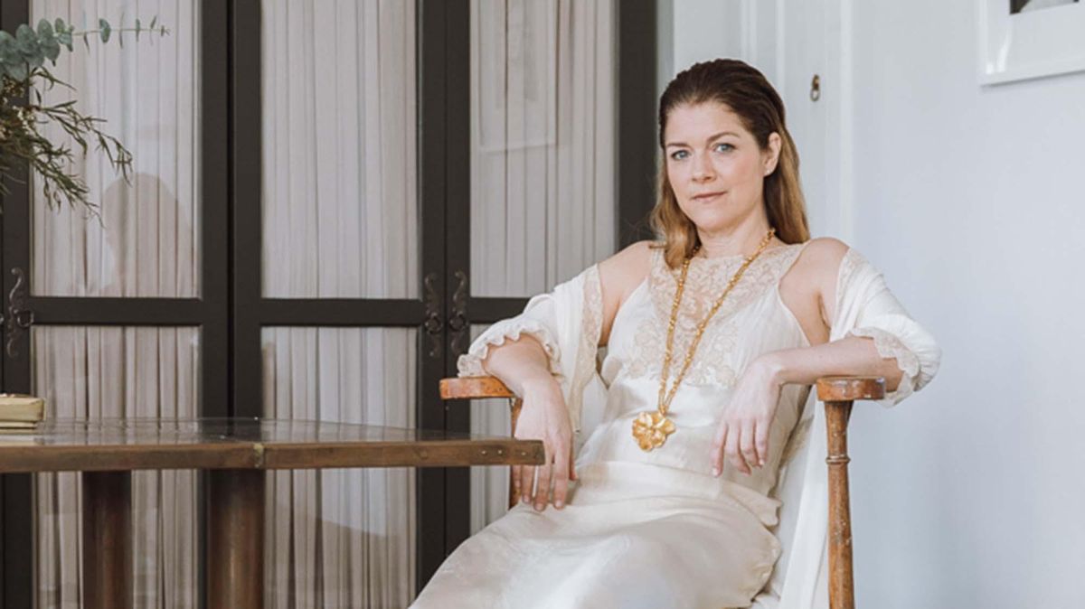 Inside the Apartment of interior Designer Kara Mann - Coveteur: Inside ...