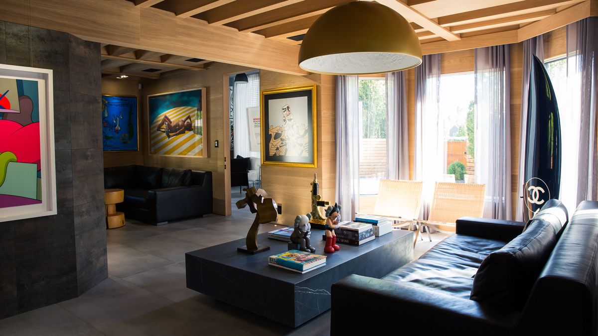 How to Incorporate More Art Into Your Home - Coveteur: Inside Closets ...